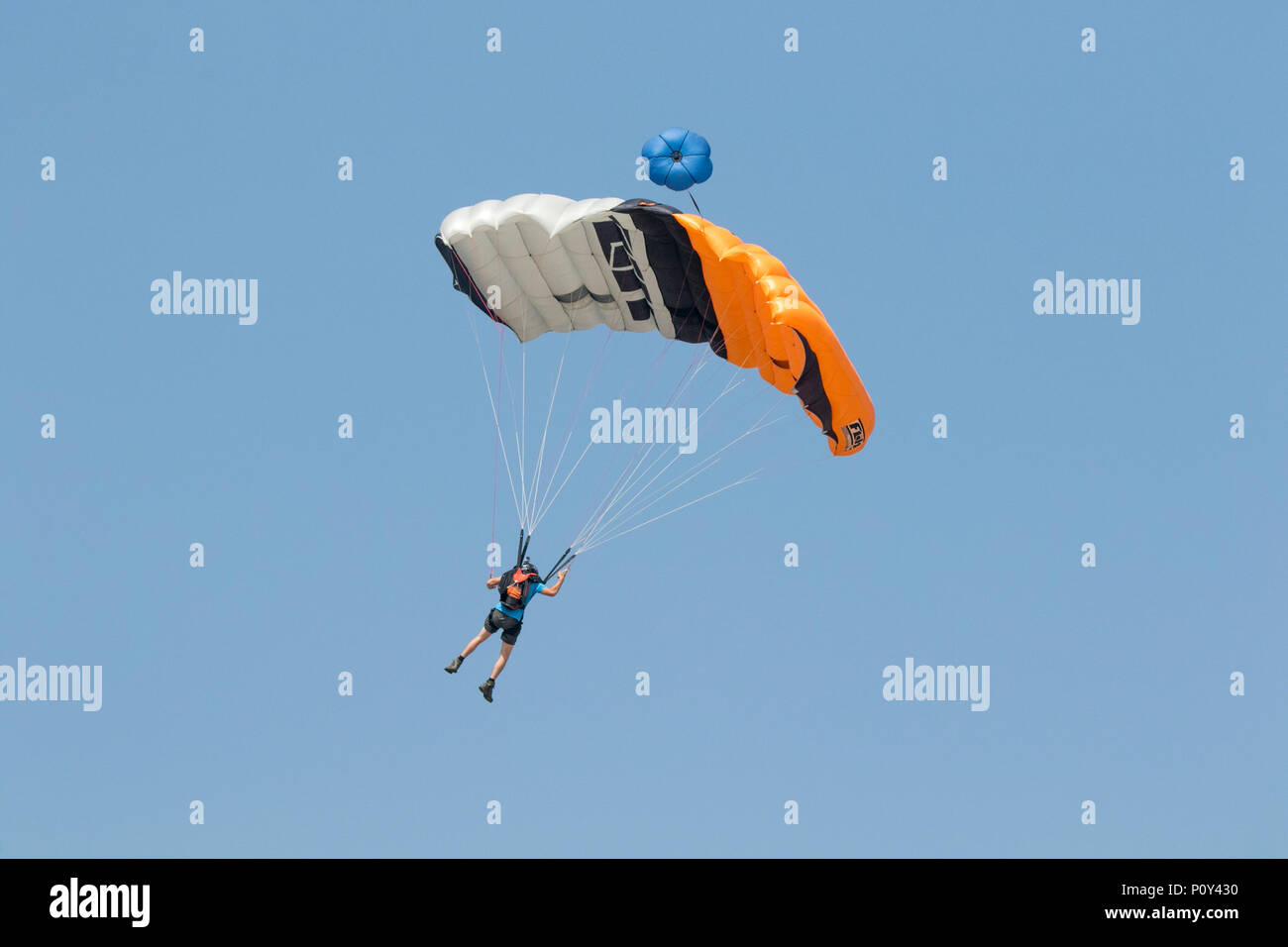 Base jumping antenna hi-res stock photography and images - Alamy