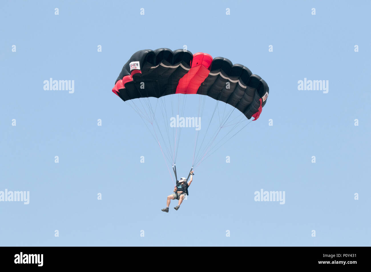 Base jumping antenna hi-res stock photography and images - Alamy