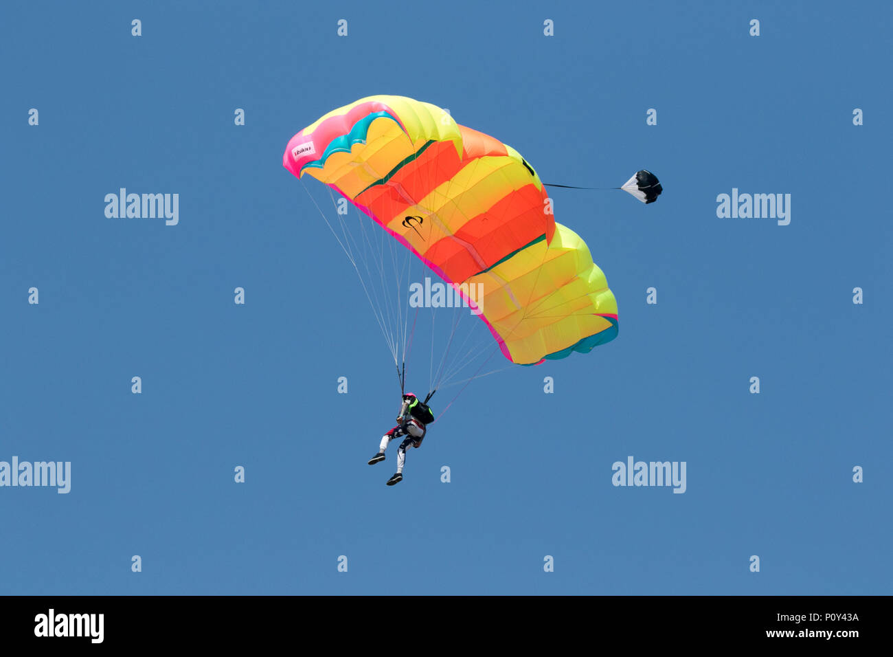 Base jumping antenna hi-res stock photography and images - Alamy