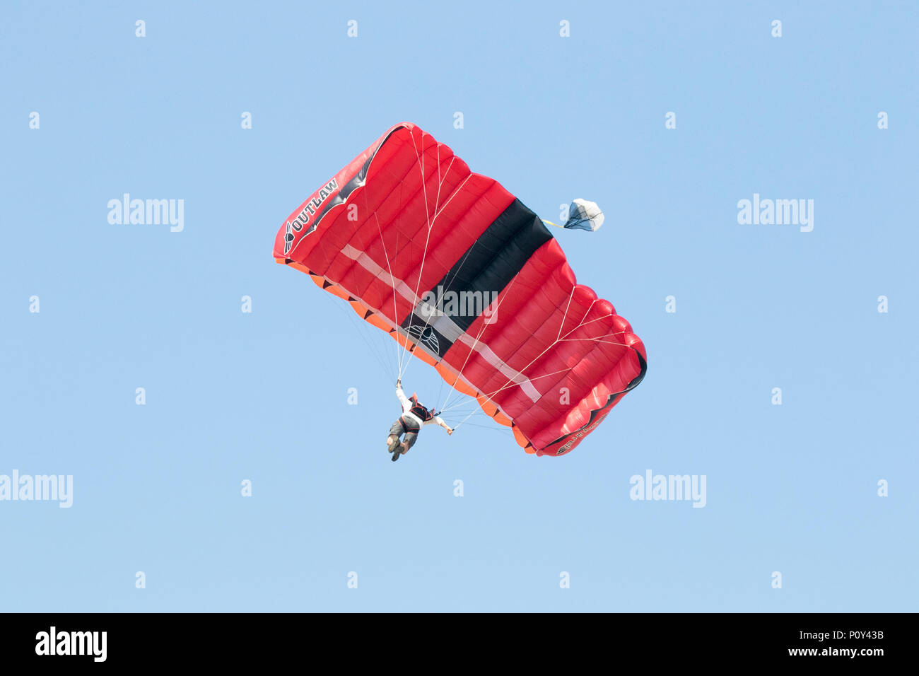 Base jumping antenna hi-res stock photography and images - Alamy