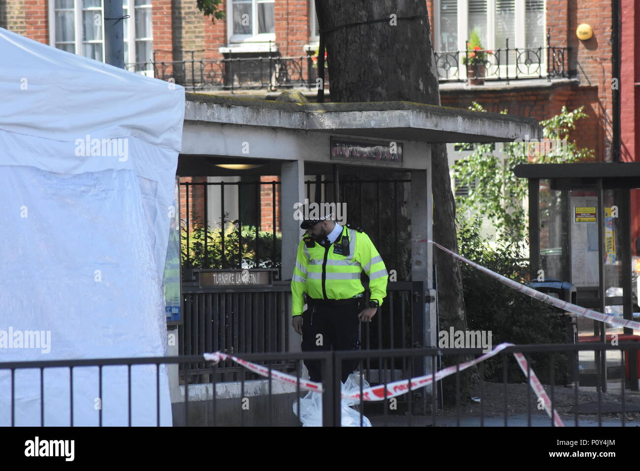 Murder scene uk hi-res stock photography and images - Alamy