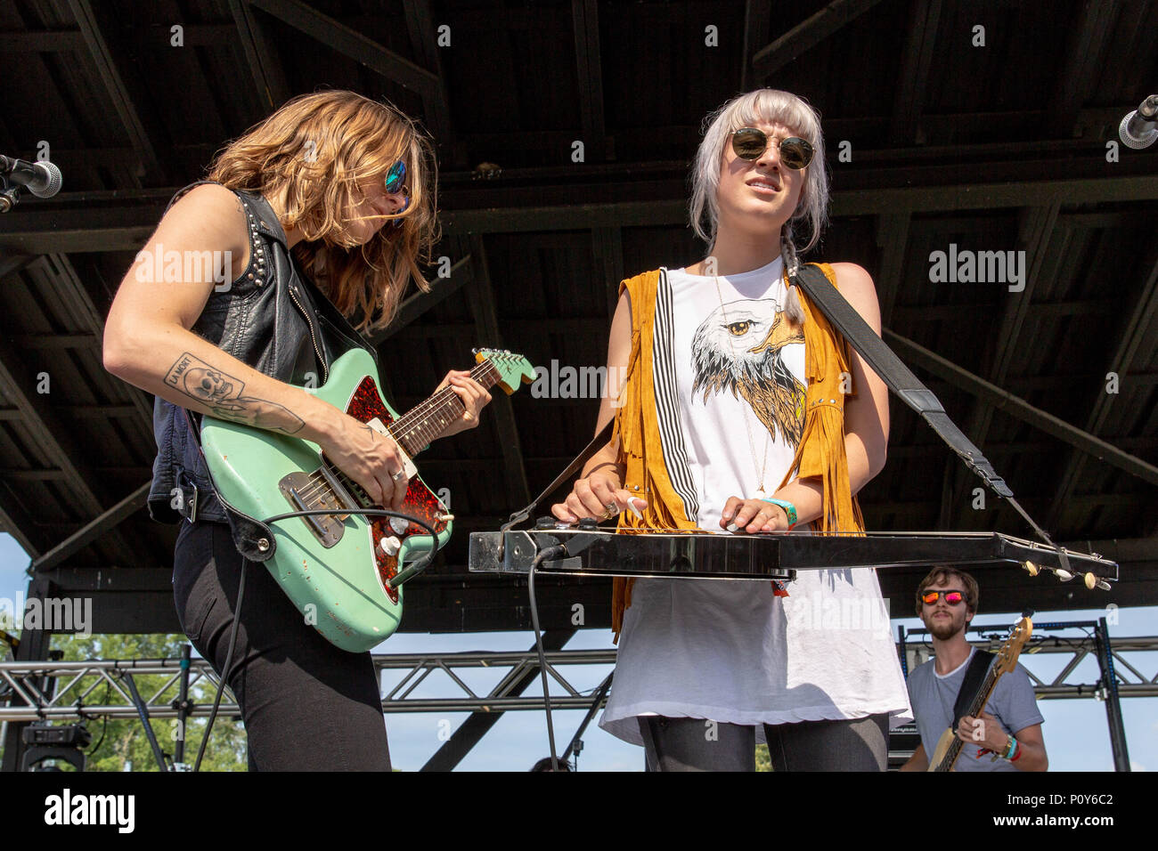 Manchester, Tennessee, USA. 9th June, 2018. REBECCA LOVELL and MEGAN ...