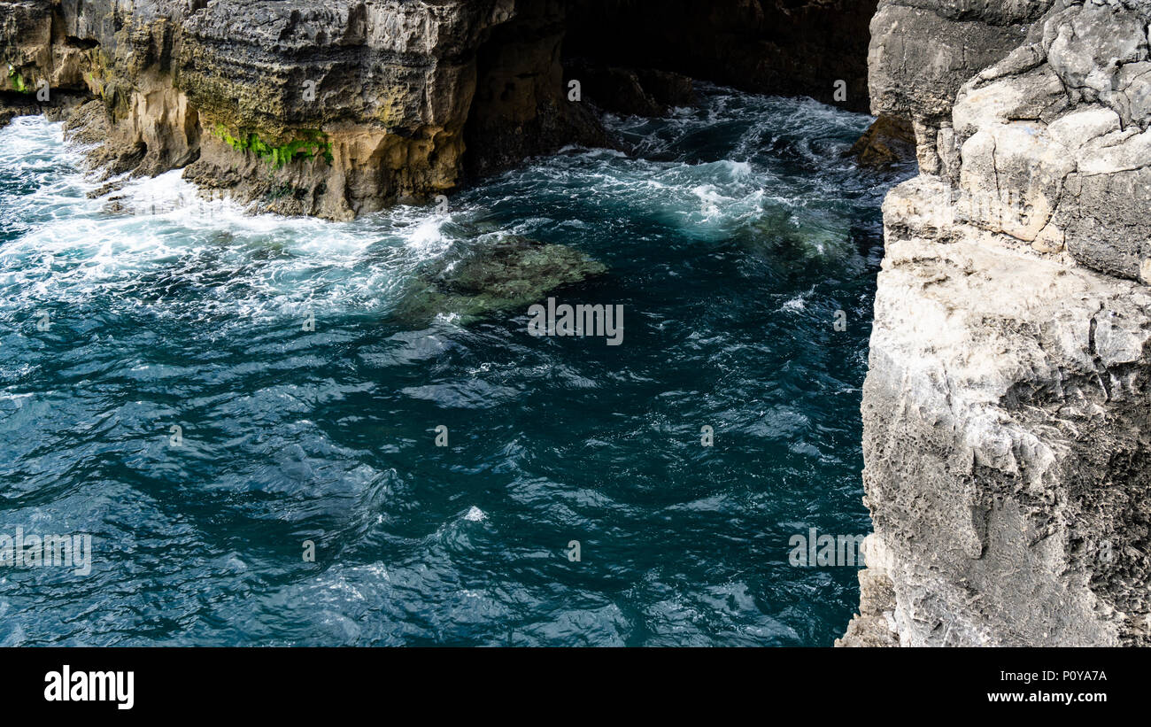 Clear and crystalline sea with white rocks Stock Photo - Alamy