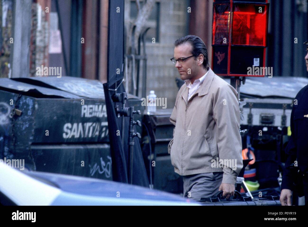 Kiefer sutherland phone booth 2002 hi-res stock photography and images ...