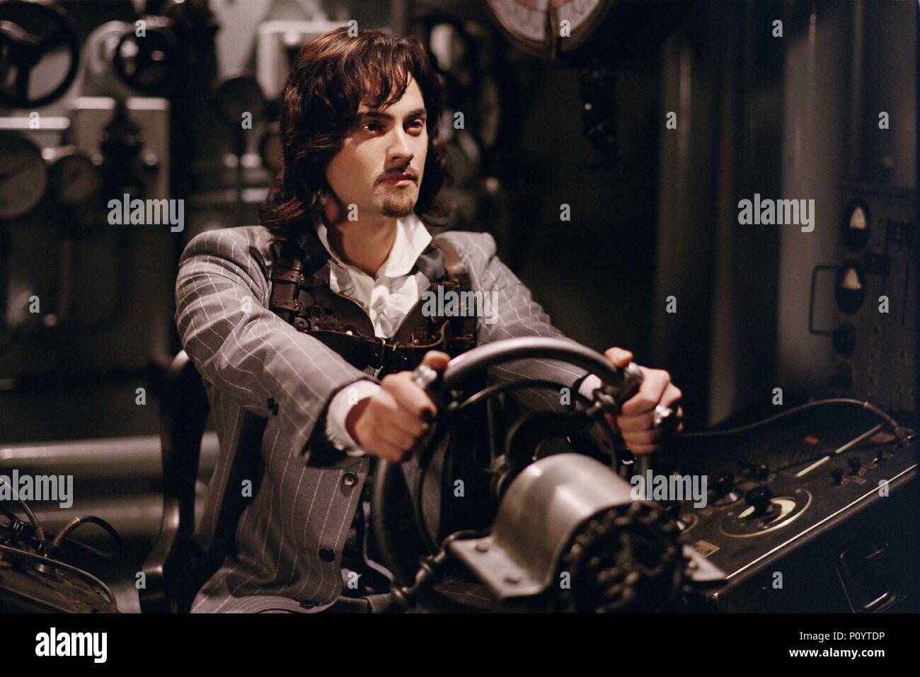 Original Film Title: THE LEAGUE OF EXTRAORDINARY GENTLEMEN. English ...