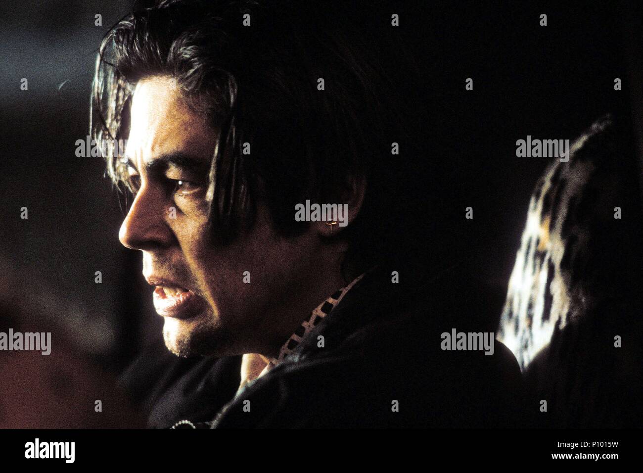 21 grams 2003 benicio del toro hi-res stock photography and images - Alamy