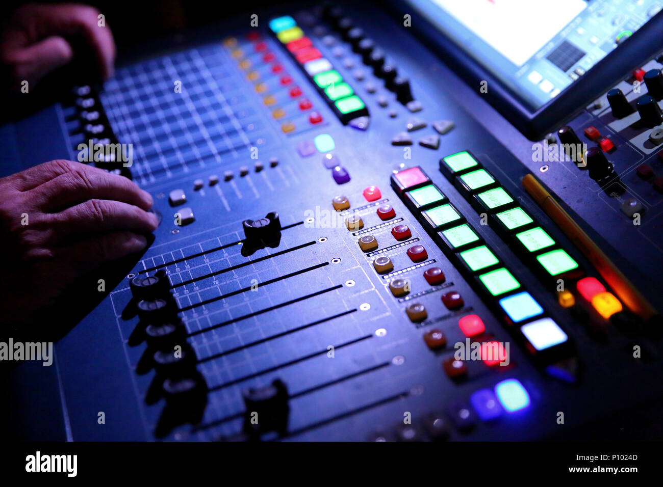 Dj during concert electric hi-res stock photography and images - Alamy