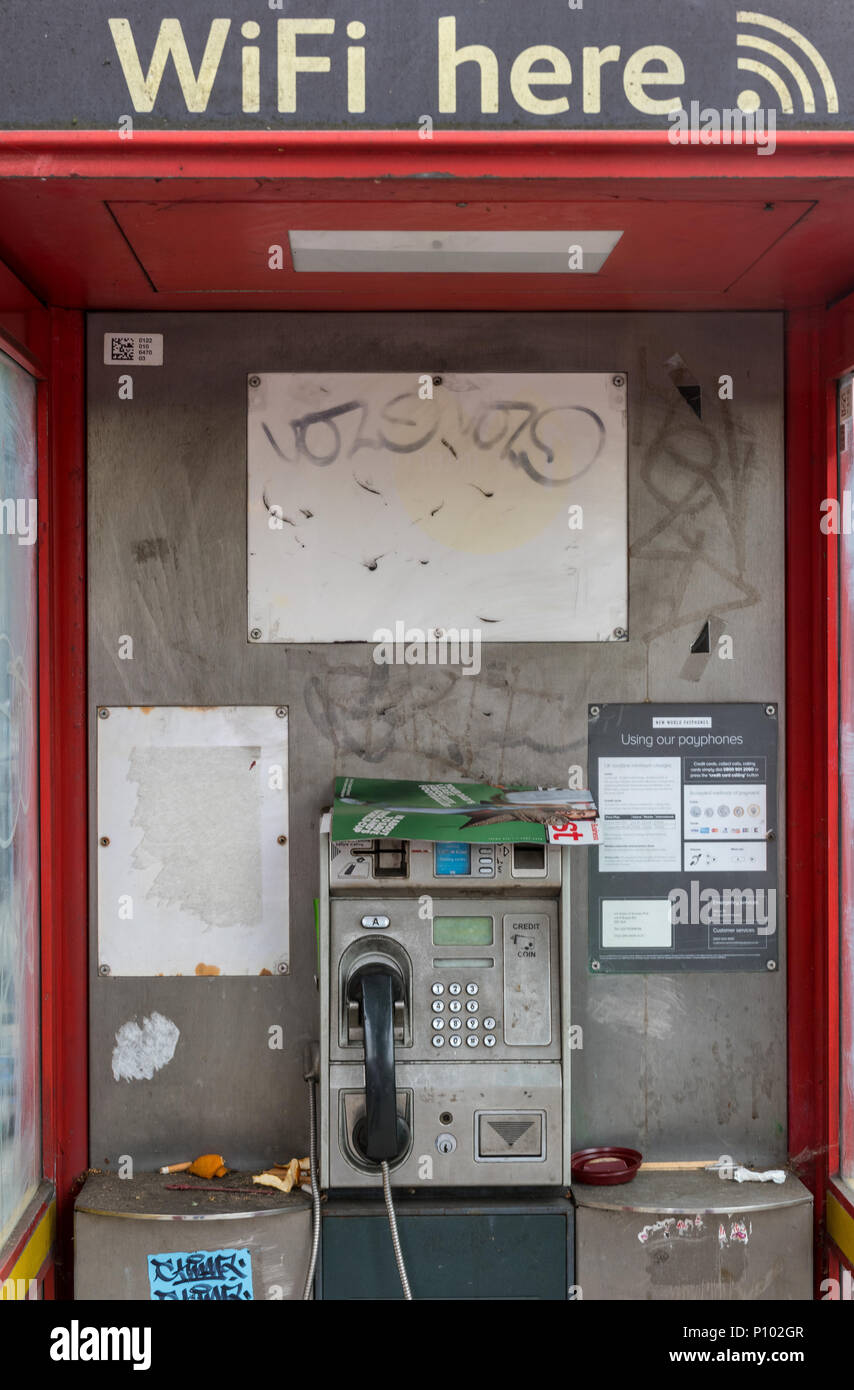 Bt phone box high street hi-res stock photography and images - Alamy