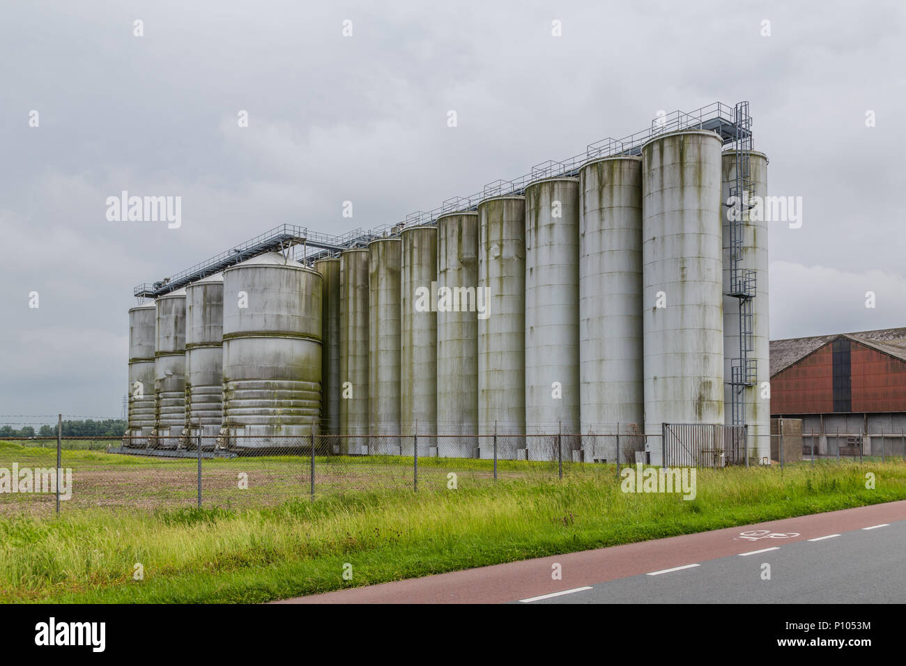 Abandoned Grain Silos High Resolution Stock Photography and Images - Alamy