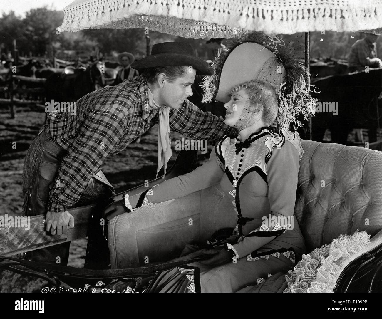 Glenn ford 1943 hi-res stock photography and images - Alamy
