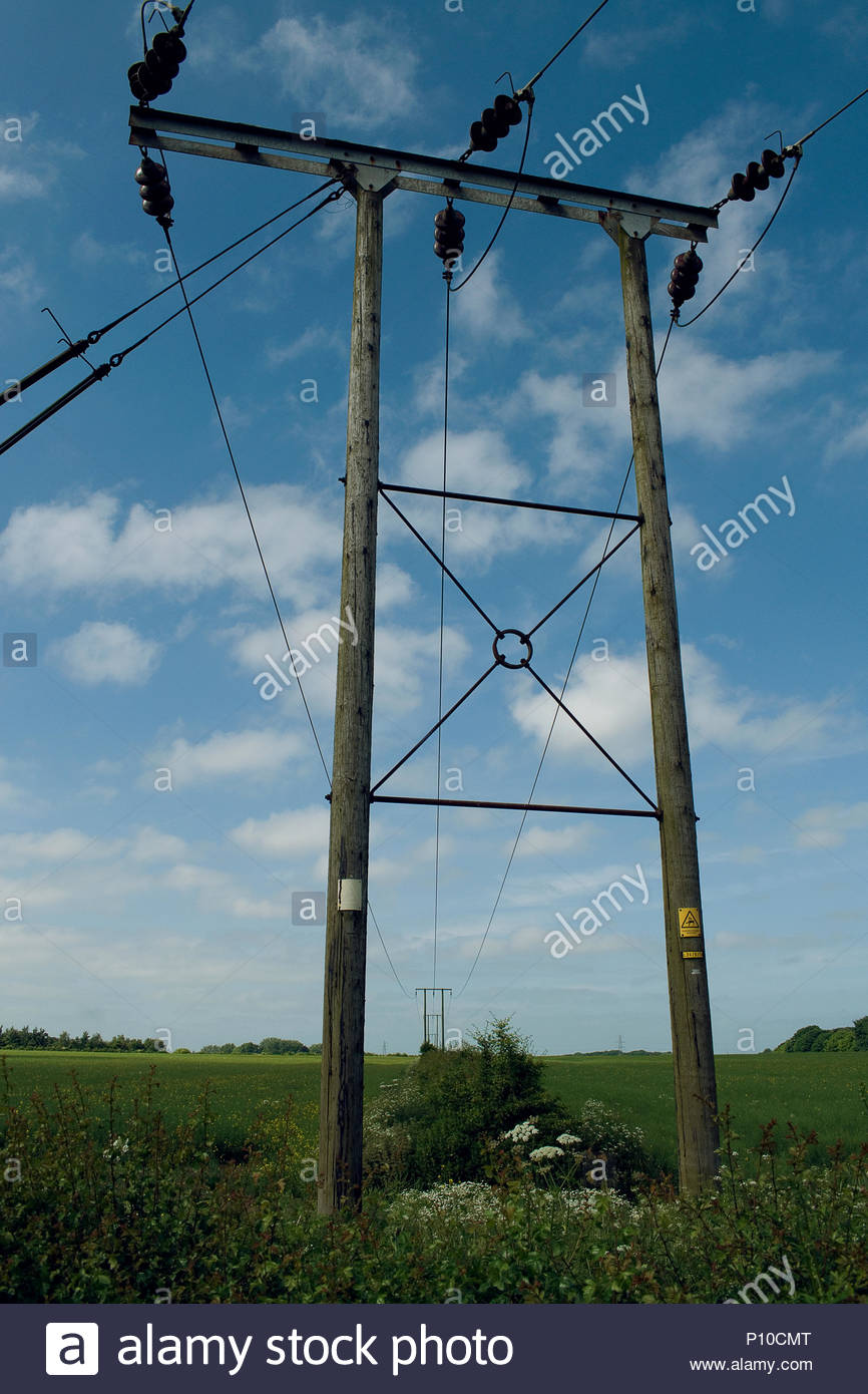 Wooden Pylon Stock Photos & Wooden Pylon Stock Images - Alamy