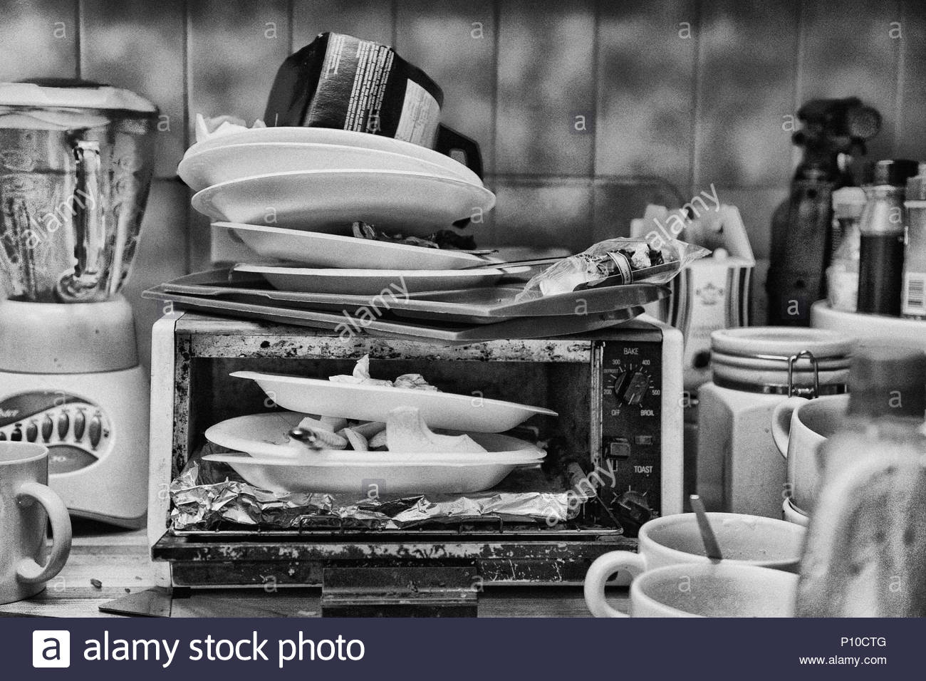 Dirty Paper Plates Stock Photos & Dirty Paper Plates Stock Images - Alamy