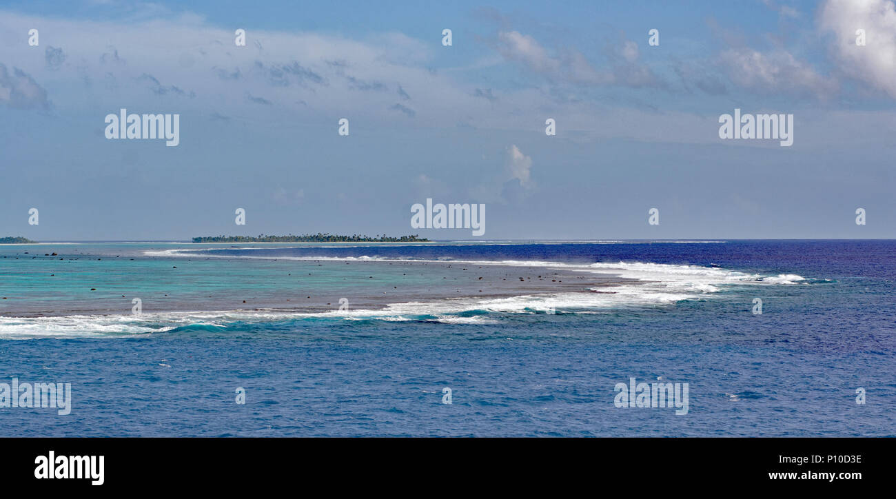 Pacific Atoll Reef Stock Photo - Alamy