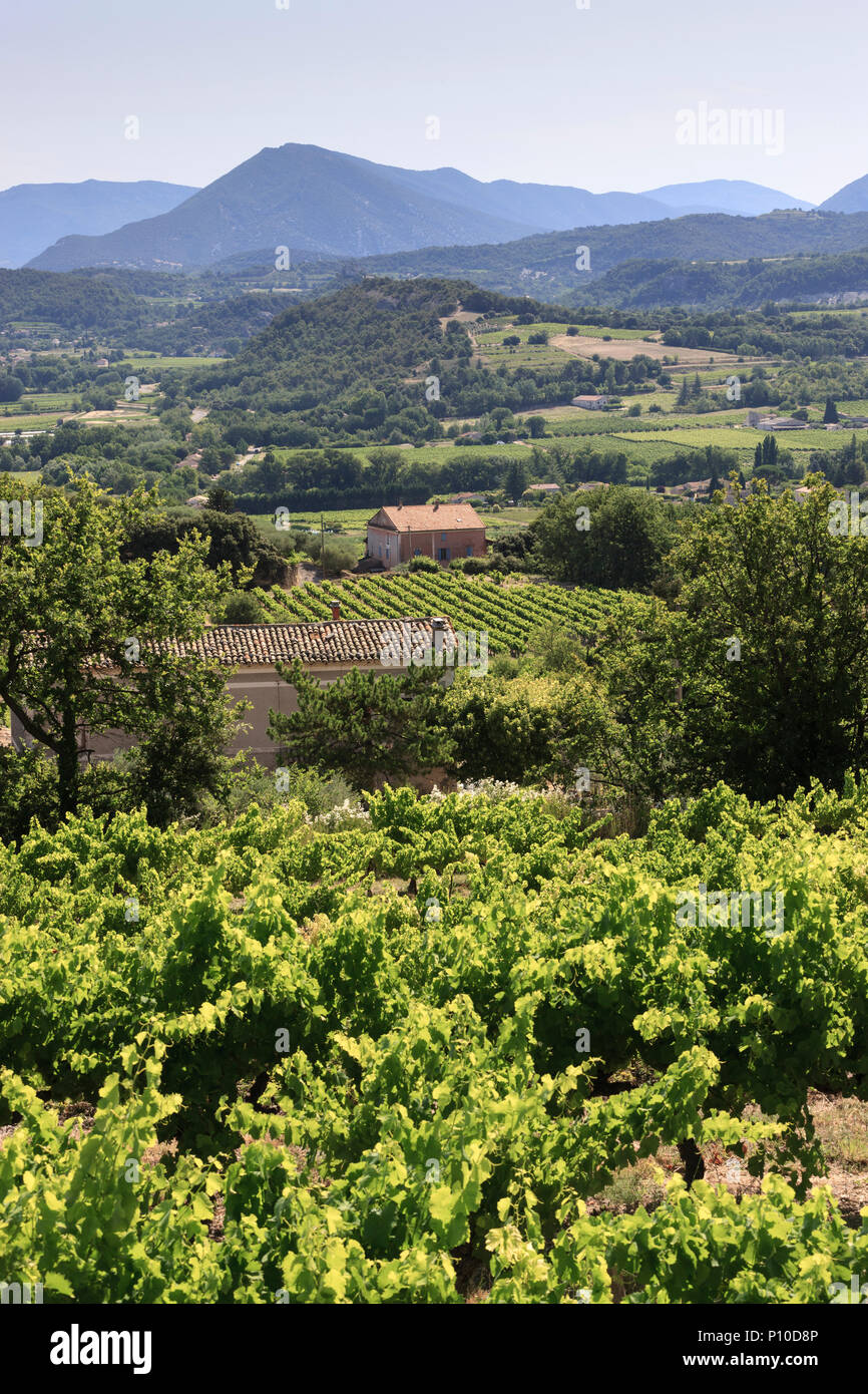 Provence france crestet hi-res stock photography and images - Alamy