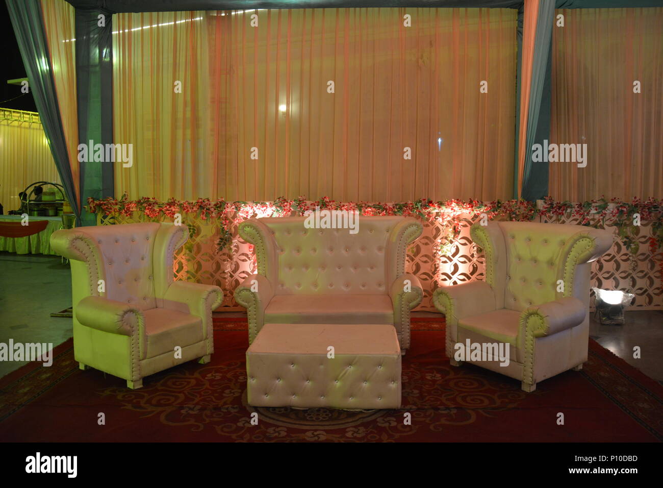 Sitting arrangement hi-res stock photography and images - Alamy