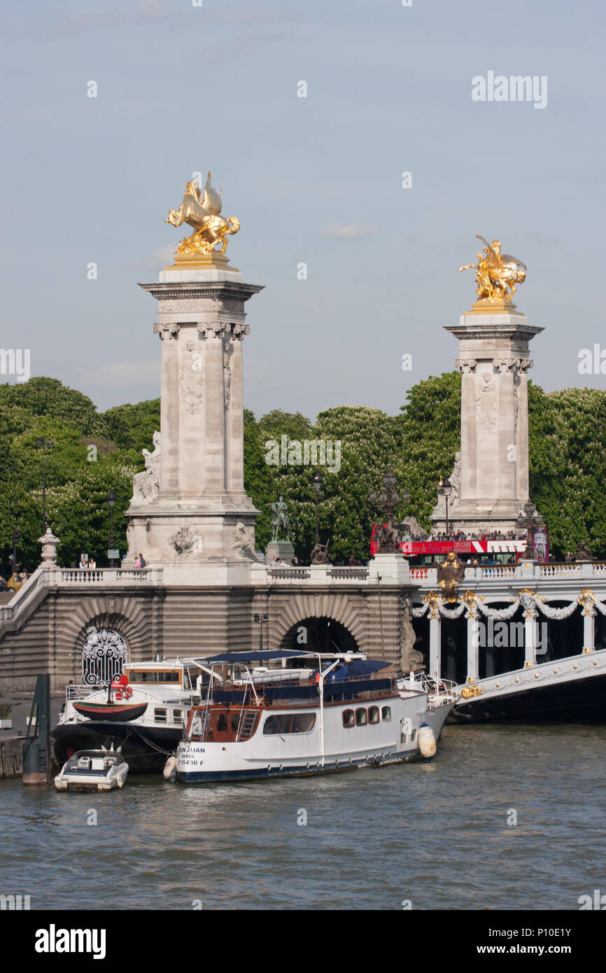 Alexander's third bridge in Paris. France Stock Photo - Alamy