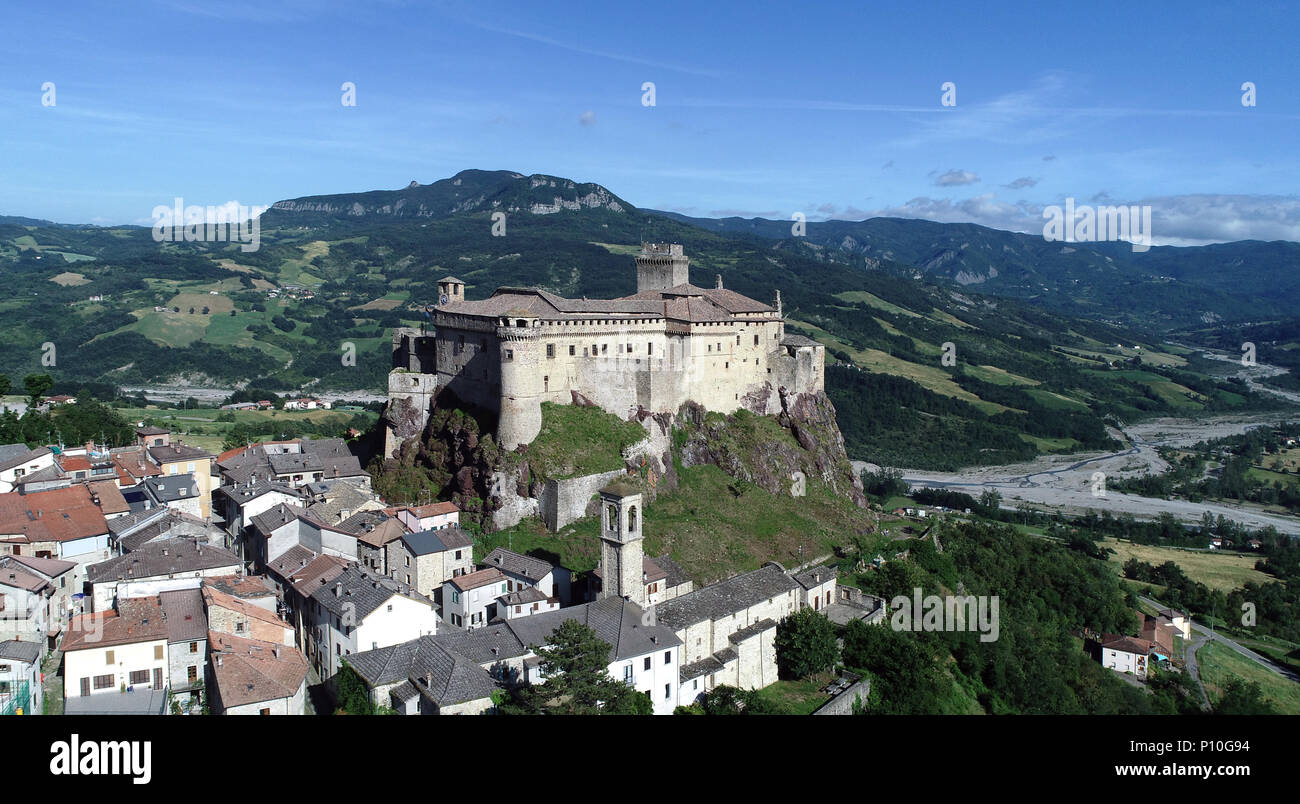 Aerial view of Bardi castle, Parma, Italy Stock Photo - Alamy