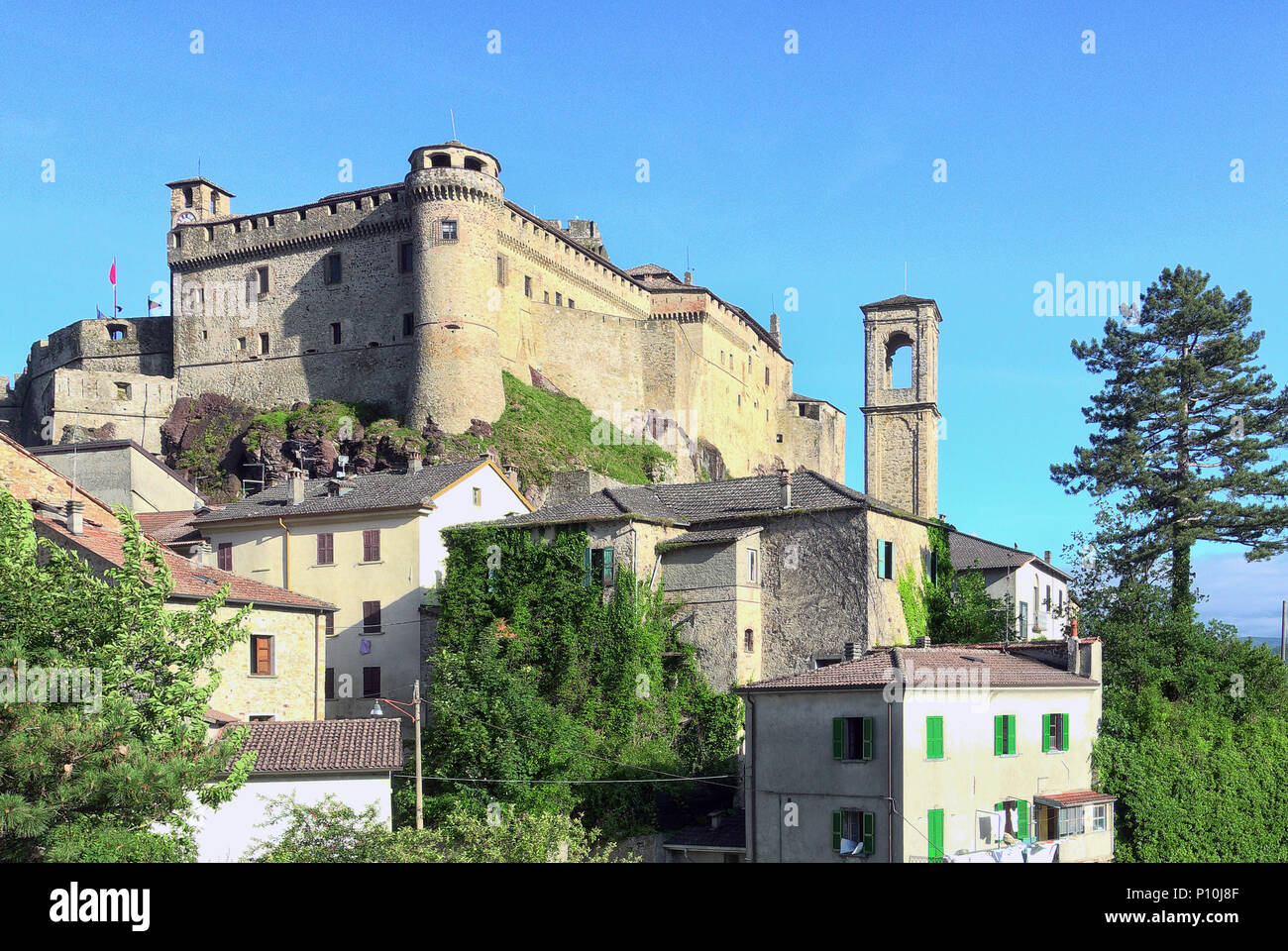 Castello di bardi hi-res stock photography and images - Alamy
