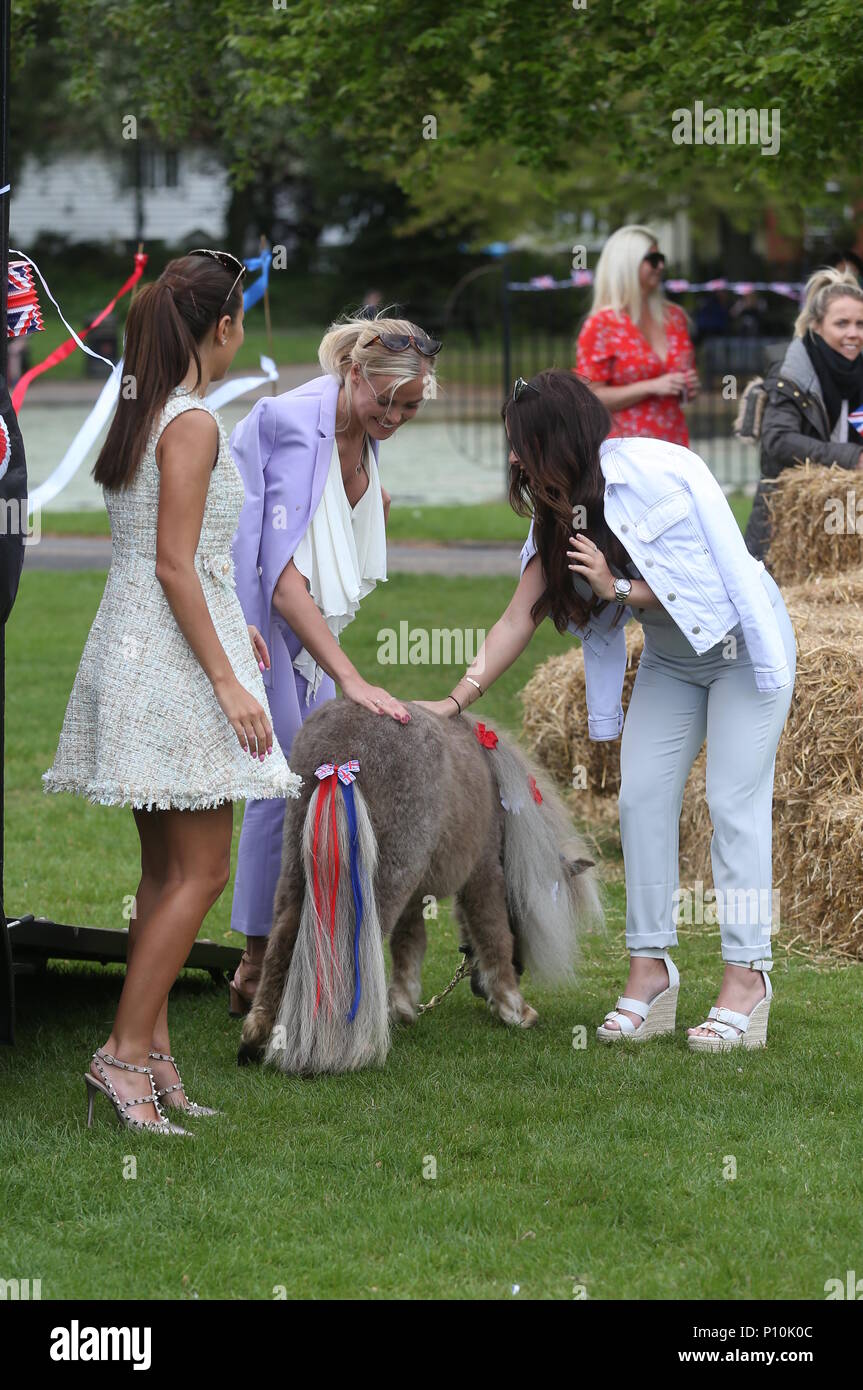 The Cast Of The Only Way Is Essex Filming A Garden Party Scene At 9443