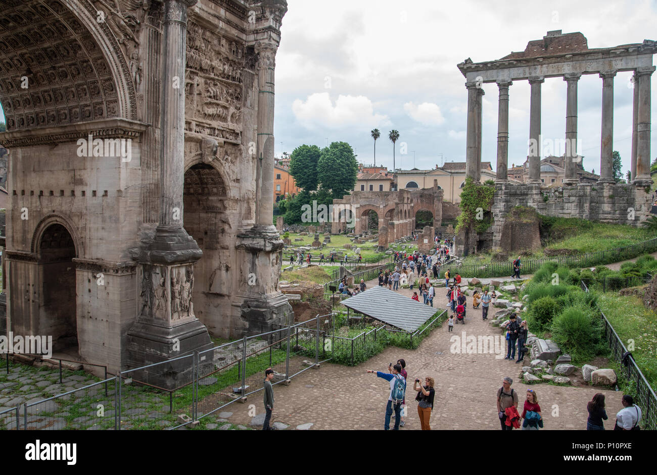 Foro romano roman ruins hi-res stock photography and images - Alamy