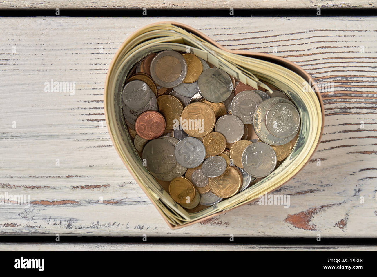 Quarter coin heart hi-res stock photography and images - Alamy