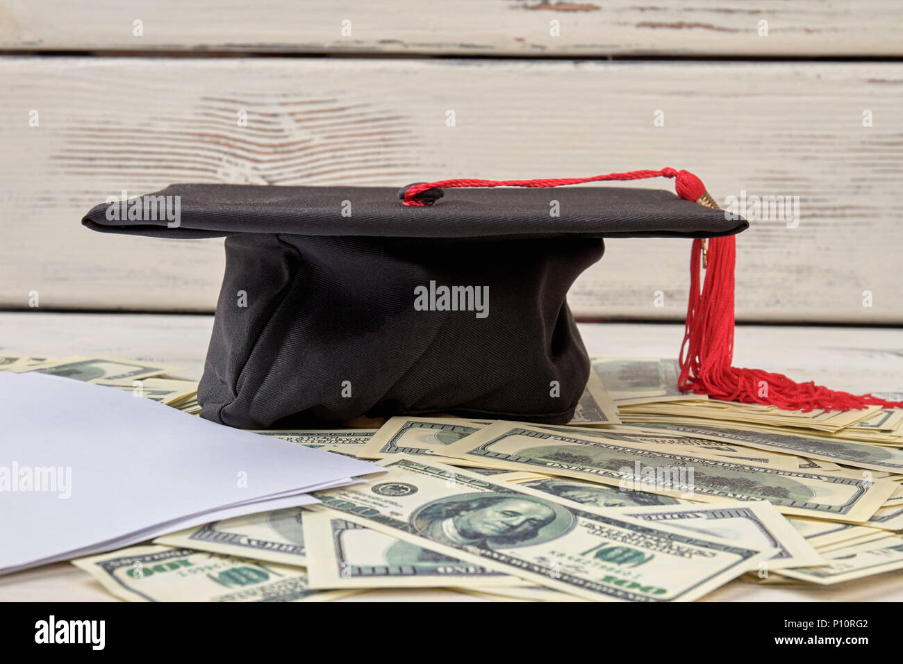 Diploma money hi-res stock photography and images - Alamy