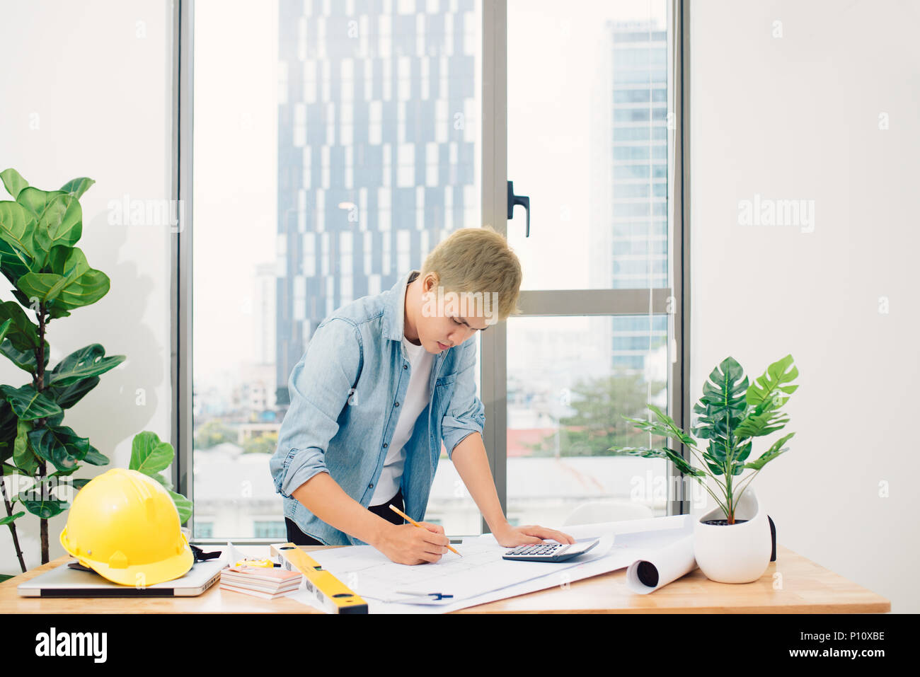 Working table sketch hi-res stock photography and images - Alamy