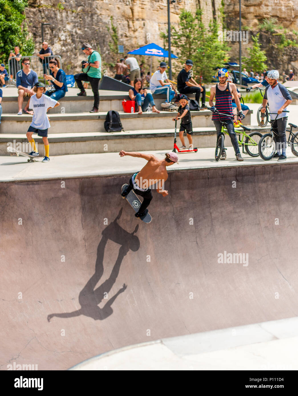 Acrobatic jump hi-res stock photography and images - Alamy