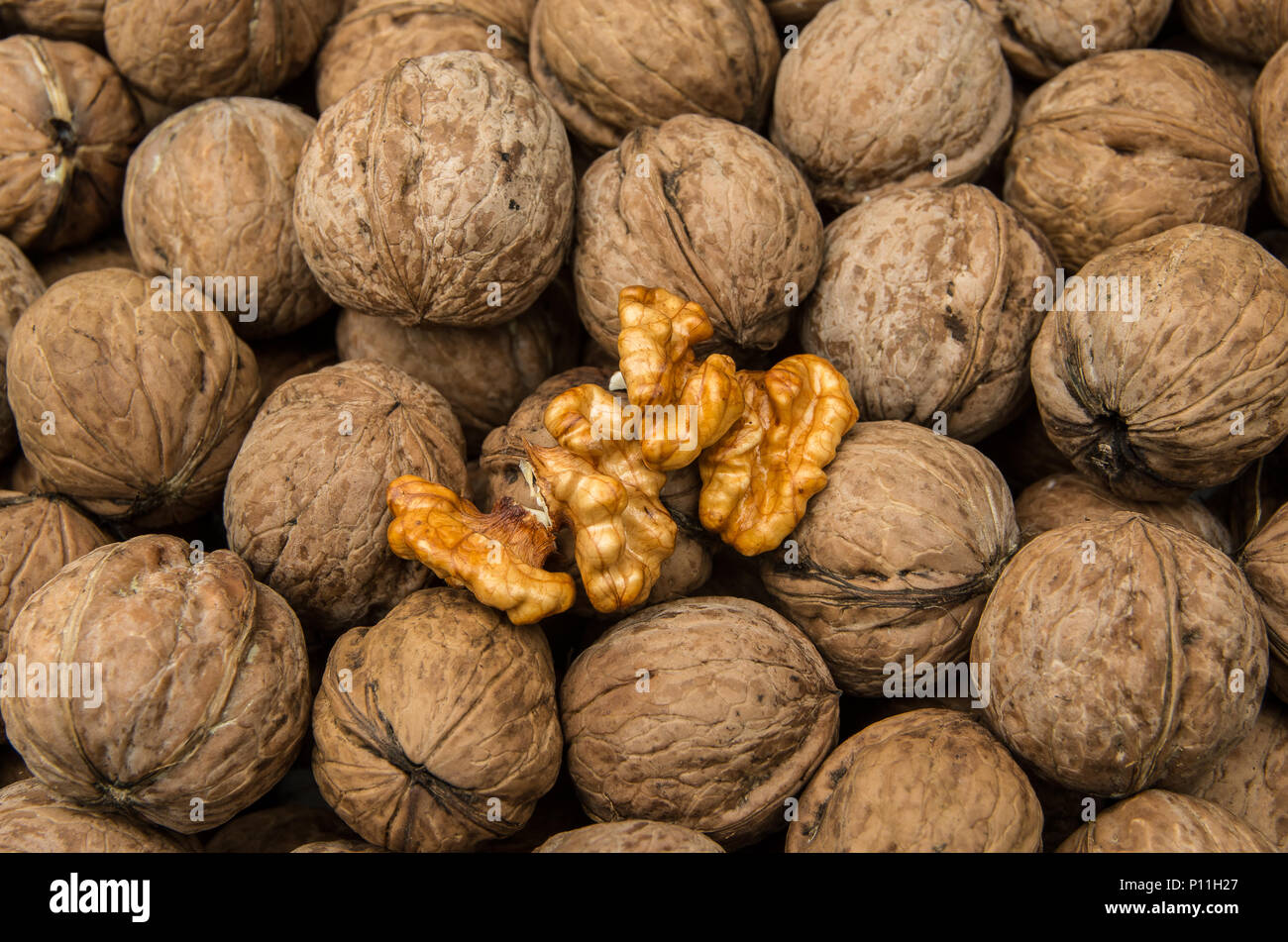 Walnut shell texture hi-res stock photography and images - Alamy