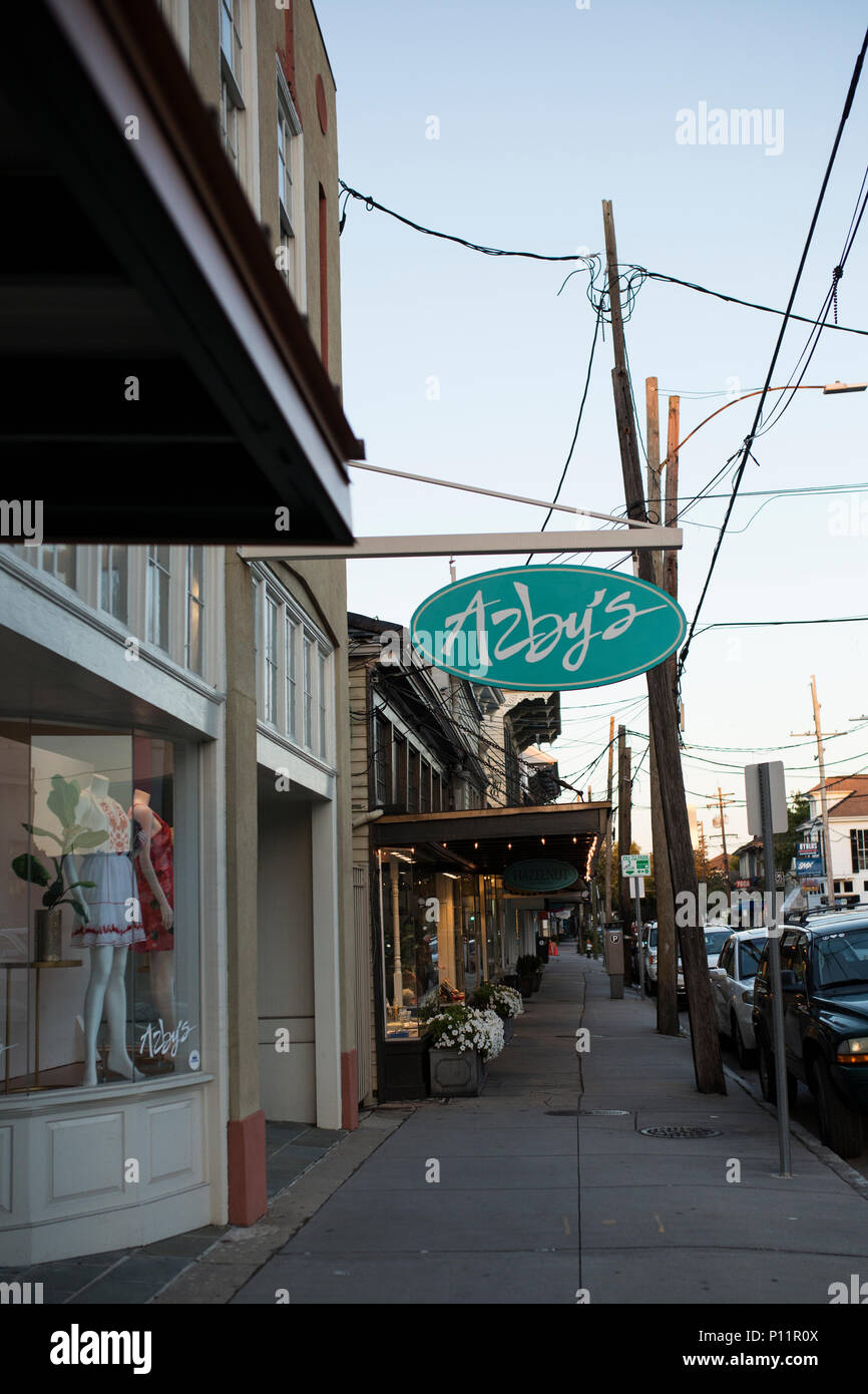 Magazine street hi-res stock photography and images - Alamy