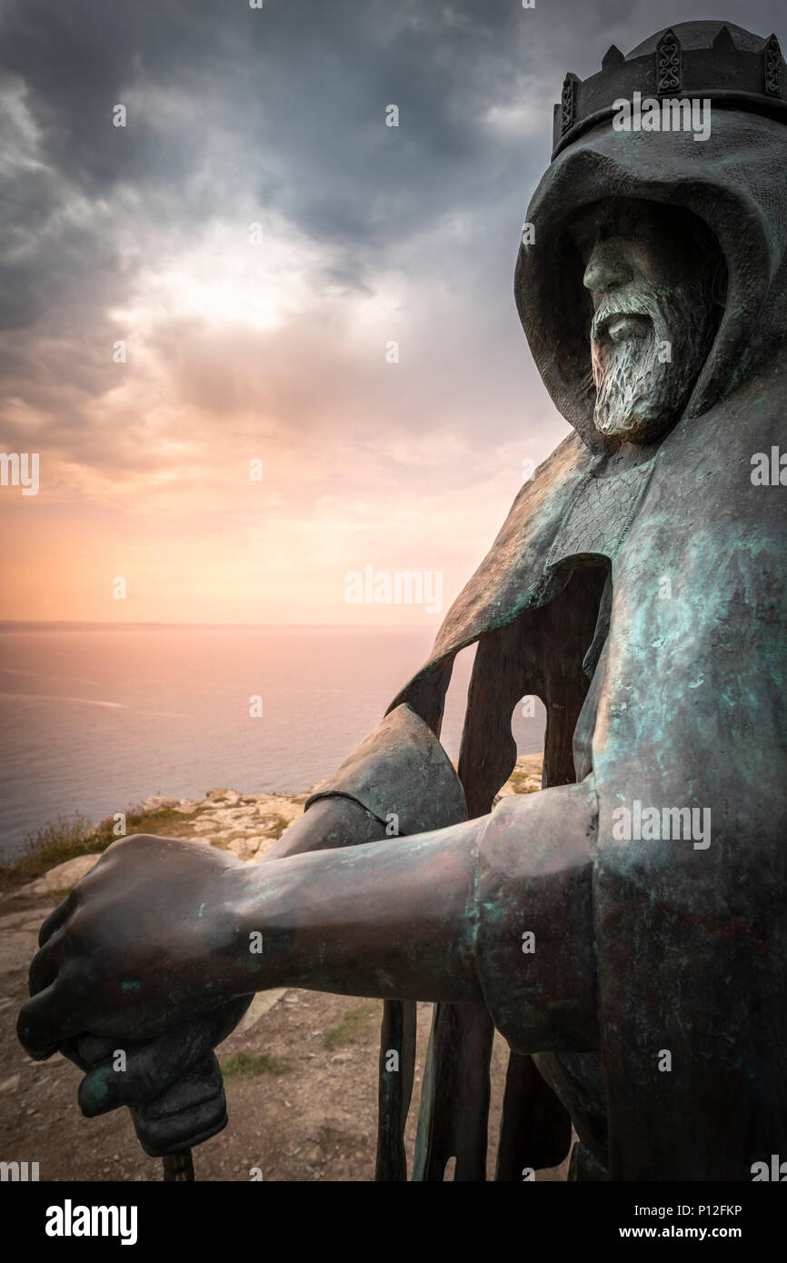 King arthur sculpture hi-res stock photography and images - Alamy