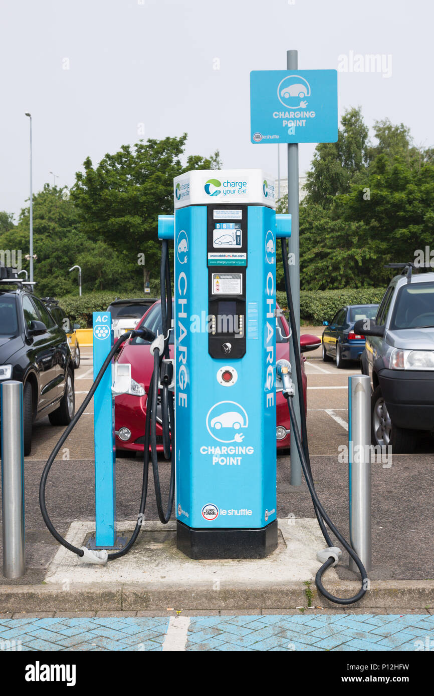 Electric vehicle charge point hi-res stock photography and images - Alamy