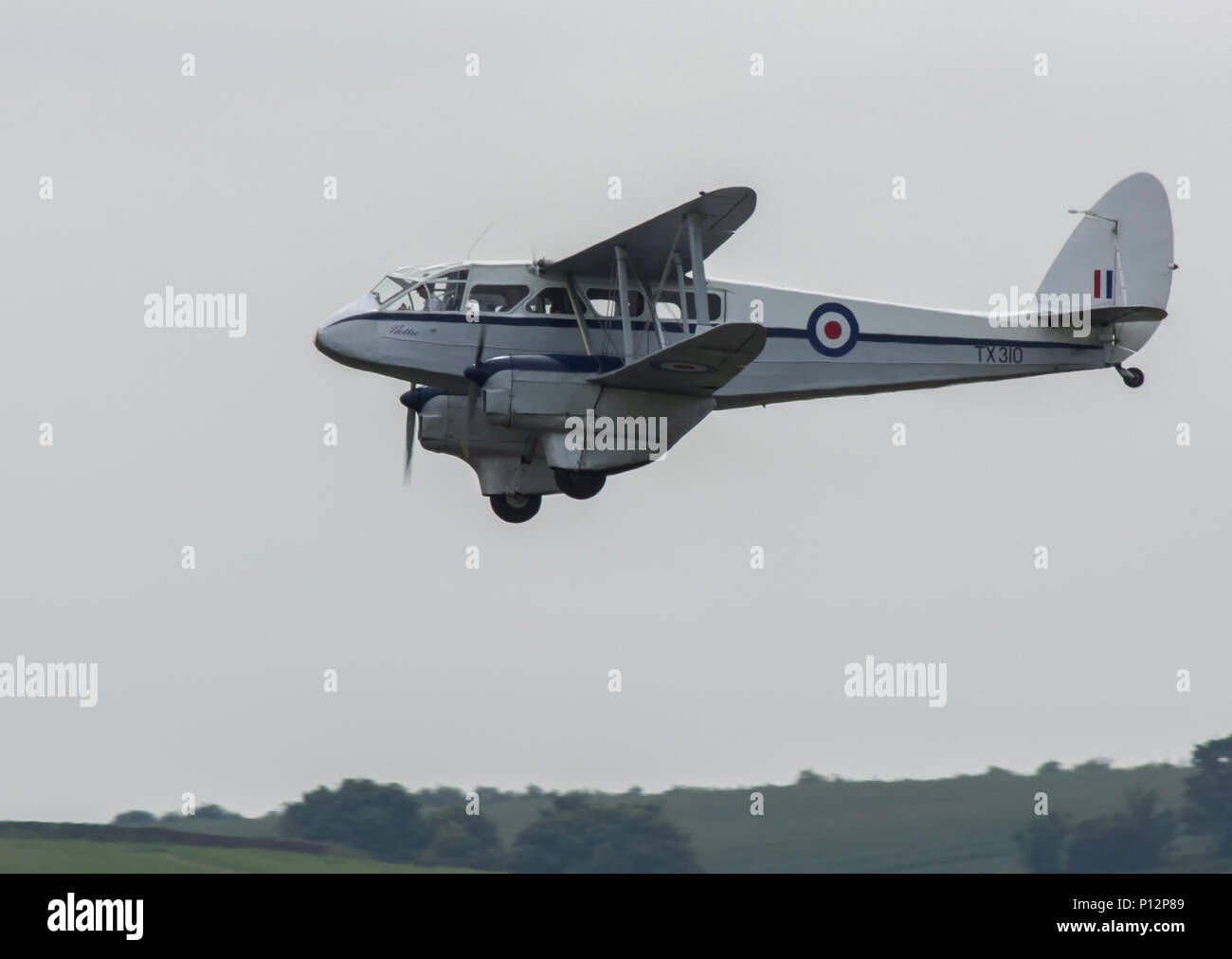 Vintage de havilland dragon rapide hi-res stock photography and images ...