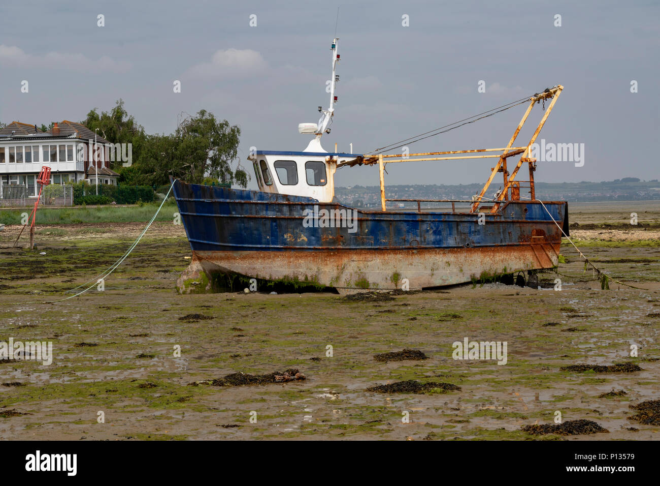 Tidal fishing fence hi-res stock photography and images - Alamy