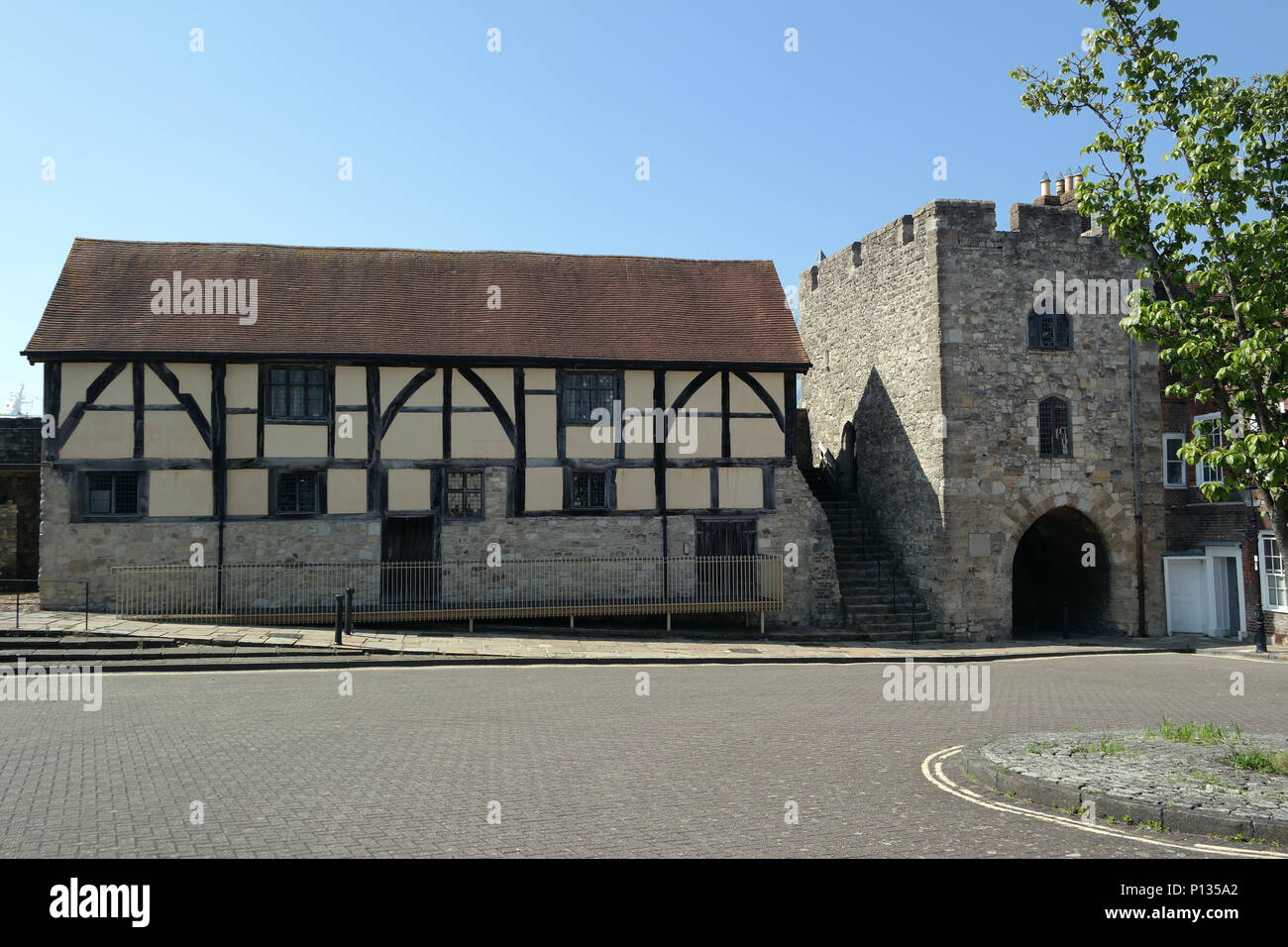 Anglo saxon hall hi-res stock photography and images - Alamy