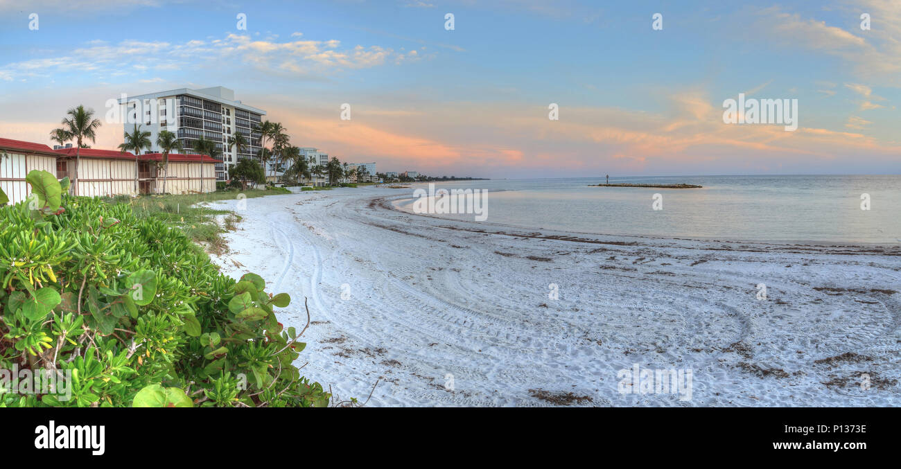 Powder white sand hi-res stock photography and images - Alamy