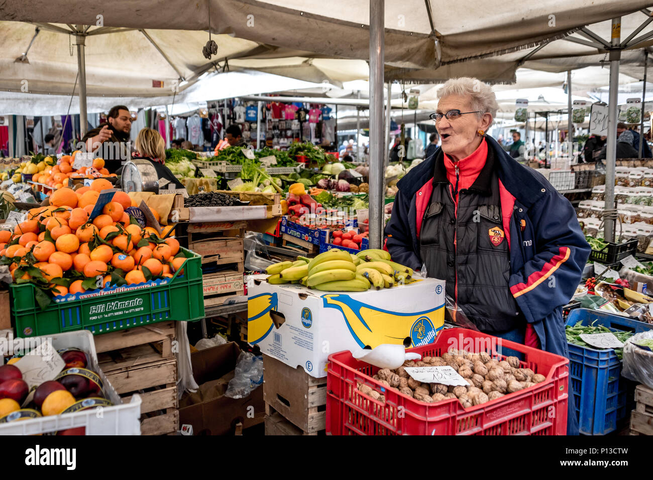 Old lady shopping in open market hi-res stock photography and images ...
