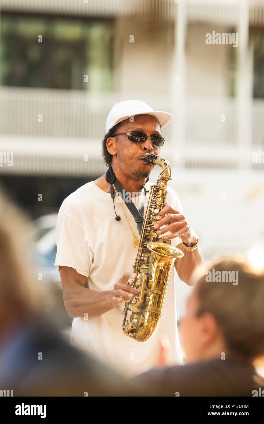 Alto saxophone player hi-res stock photography and images - Alamy