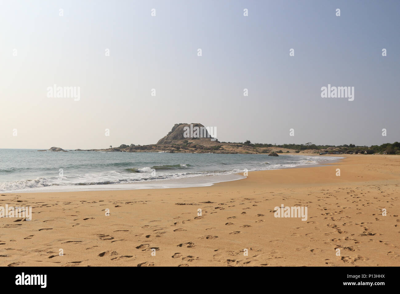 Yala national park beach hi-res stock photography and images - Alamy