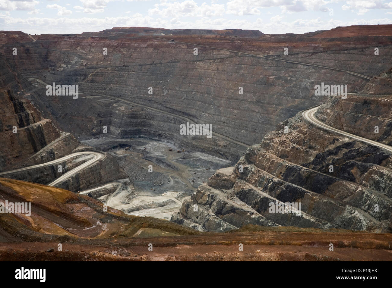 Open cut mine site hi-res stock photography and images - Alamy