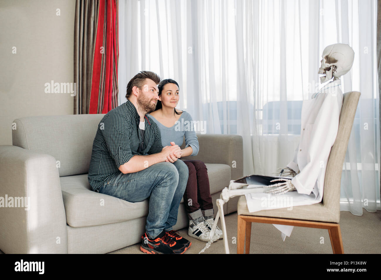 Couple swears at doctor skeleton reception. Family psychology support ...