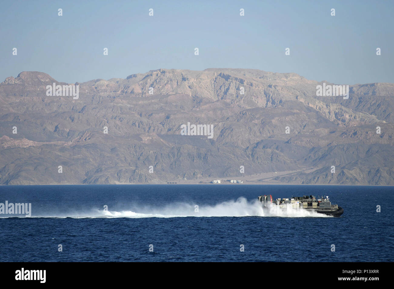 20 ton crane hi-res stock photography and images - Alamy