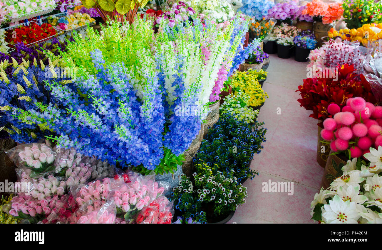 Colorful flowers in a flower shop on a market Stock Photo - Alamy