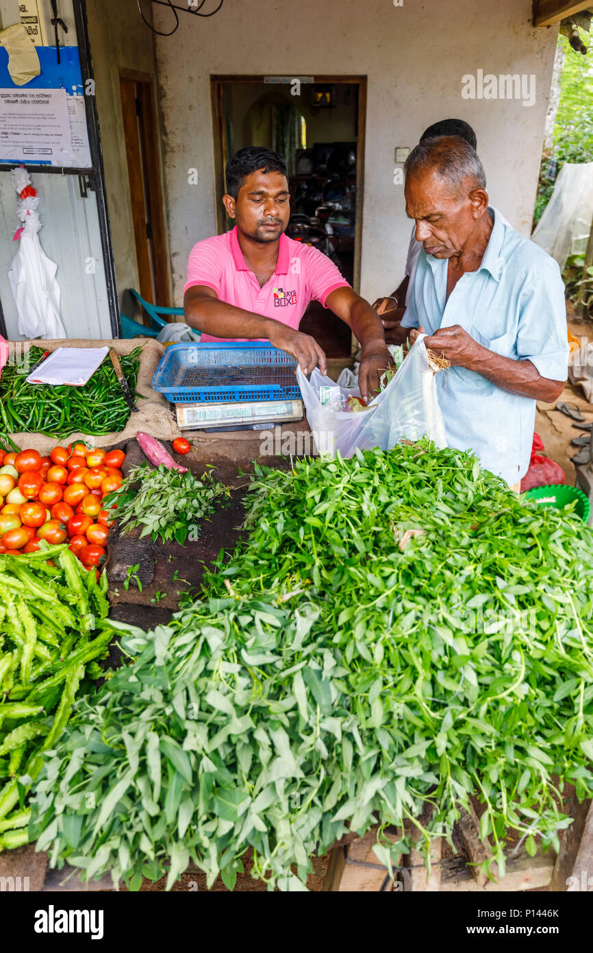 Roadside vegetable stall hi-res stock photography and images - Alamy