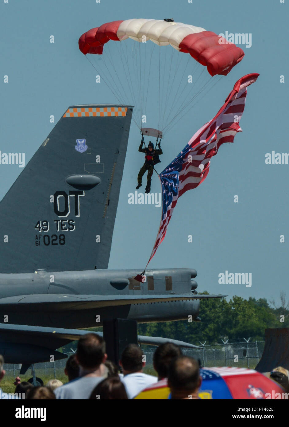 Canadian skyhawks parachute team hi-res stock photography and images ...