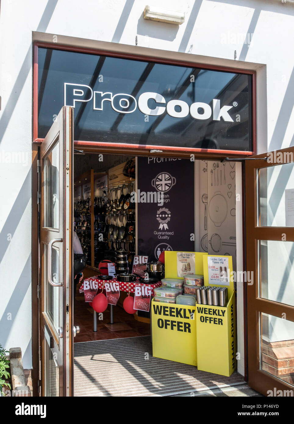 Cooking equipment hi-res stock photography and images - Alamy