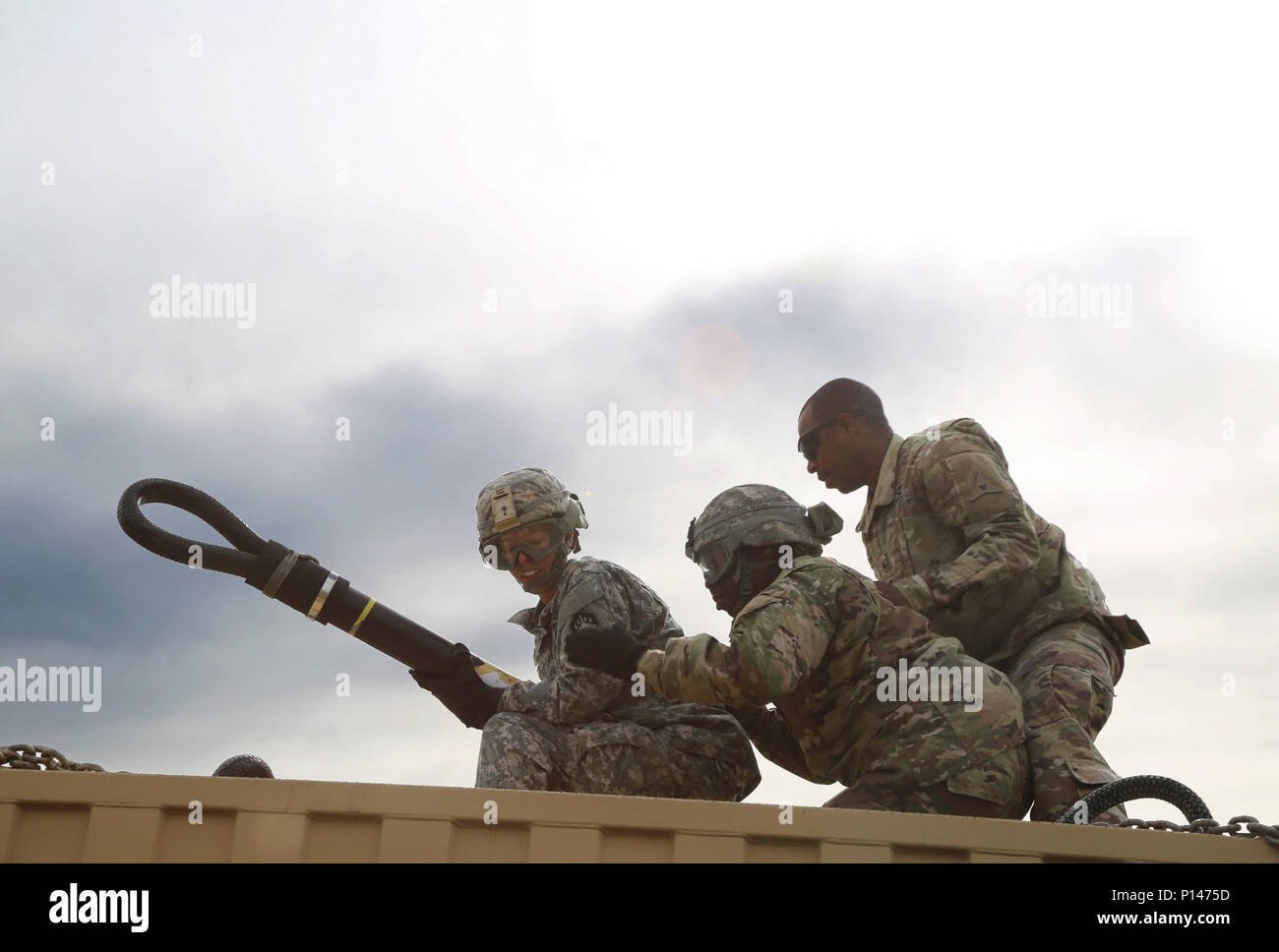 U.S. Army Staff Sgt. Chris Hearne, Air Assault Instructor from the ...
