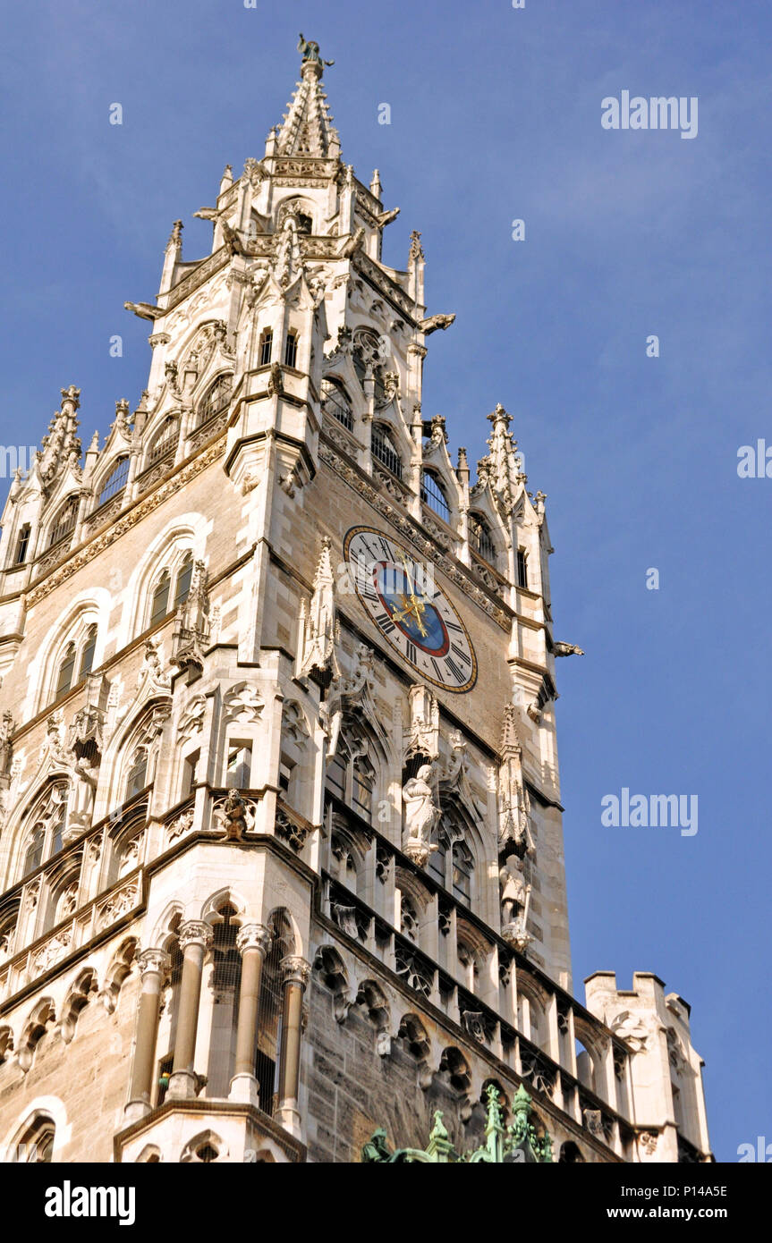 Old high rise building hi-res stock photography and images - Alamy