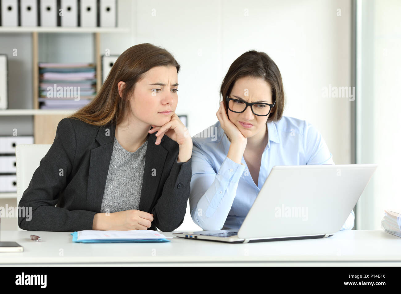 Confused office hi-res stock photography and images - Alamy