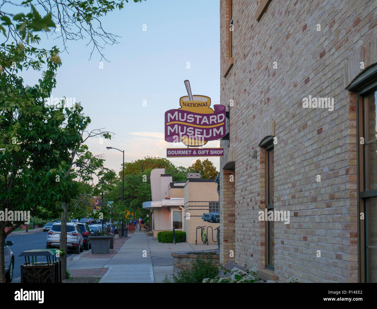Mustard museum hi-res stock photography and images - Alamy